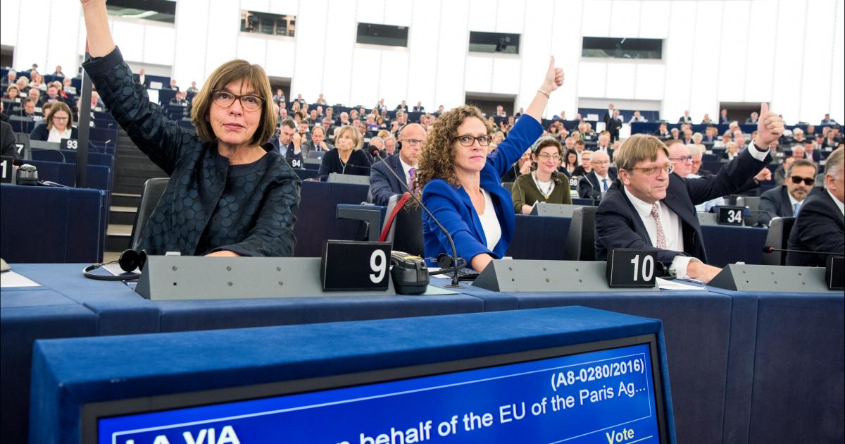Analysis: The European Parliament heading towards icy Arctic waters – again Analysis: The European Parliament heading towards icy Arctic waters – again
