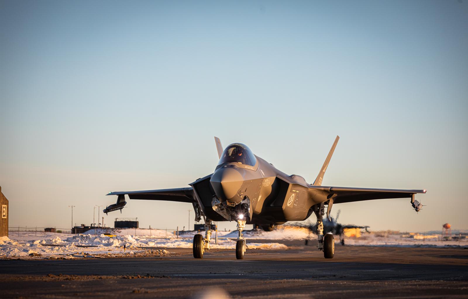 f 35 lightning